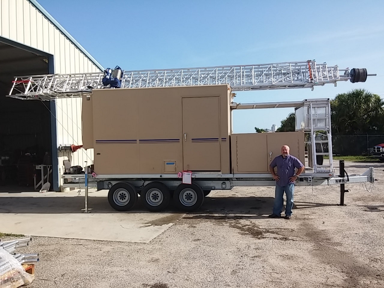 Cell On Wheels | Trailer Tower With Shelter | Aluma Tower