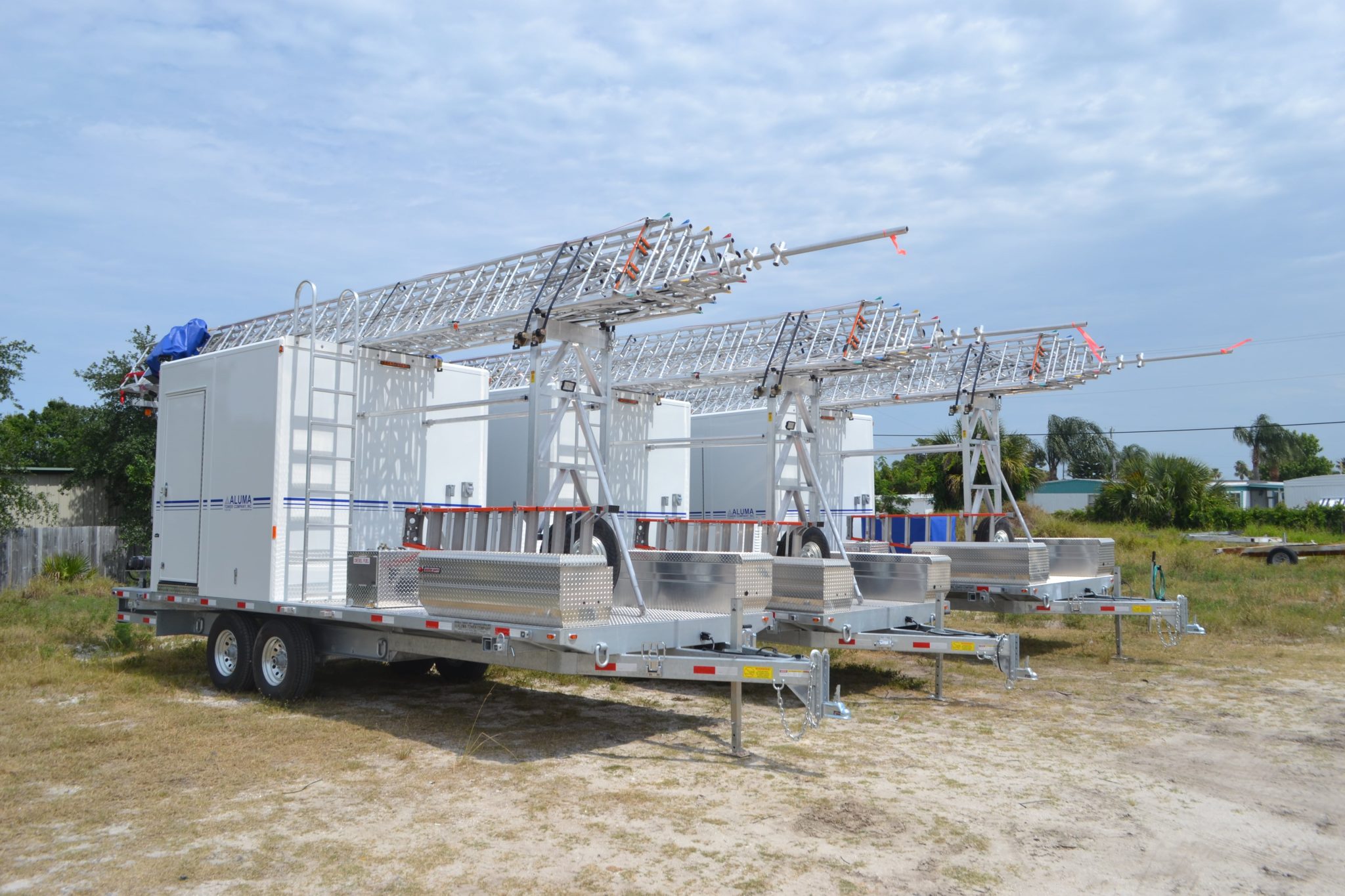 S8: Hybrid Mobile Tower | Cell-On-Wheels | Aluma Tower