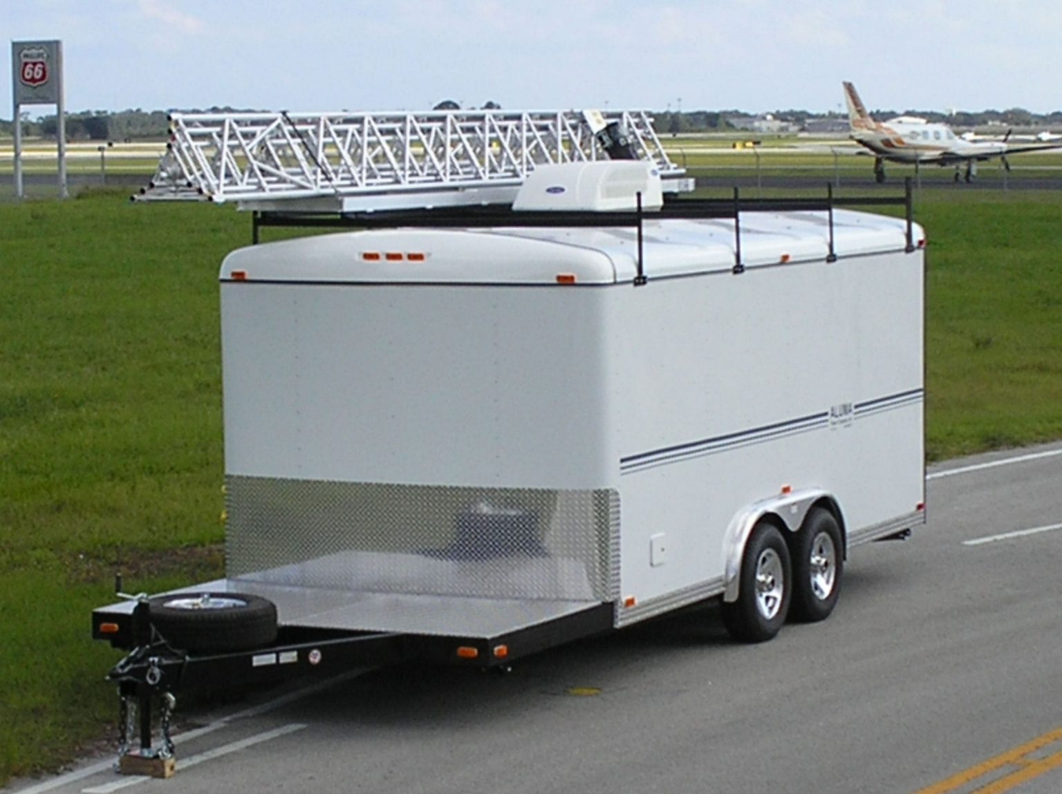 ECT-24: Telescoping Tower Trailers | Aluma Tower Company